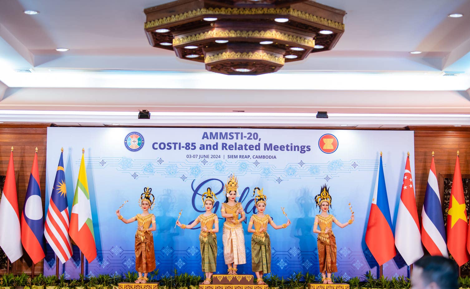 𝐇.𝐄. 𝐌𝐈𝐍𝐈𝐒𝐓𝐄𝐑 𝐎𝐅 𝐇𝐈𝐆𝐇𝐄𝐑 𝐄𝐃𝐔𝐂𝐀𝐓𝐈𝐎𝐍, 𝐒𝐂𝐈𝐄𝐍𝐂𝐄, 𝐀𝐍𝐃 𝐂𝐔𝐋𝐓𝐔𝐑𝐄, 𝐃𝐑. 𝐉𝐎𝐒É ...